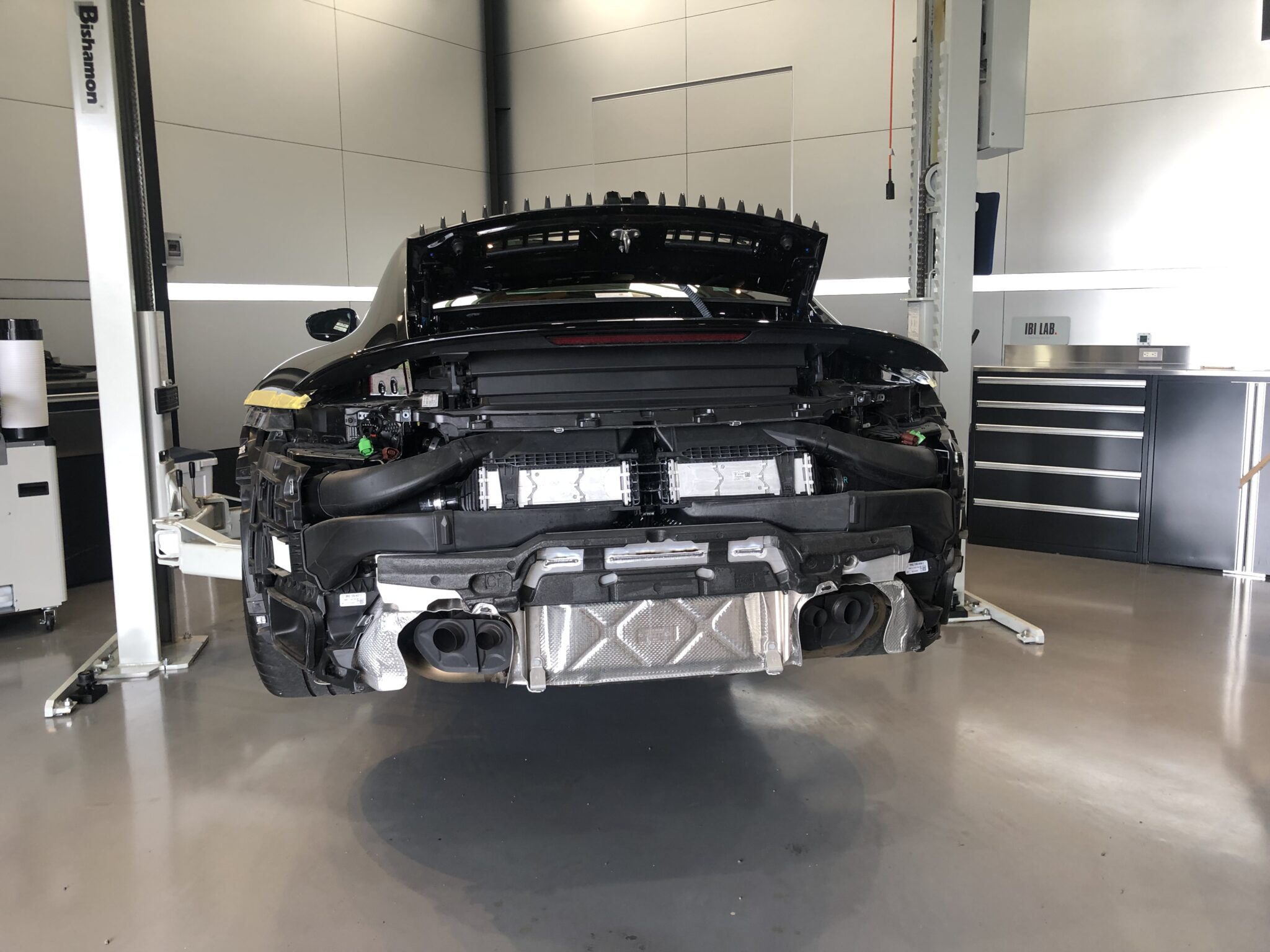 911(992型) カレラ4 スポーツエグゾースト取付！ | IBI LAB.（イビラボ）