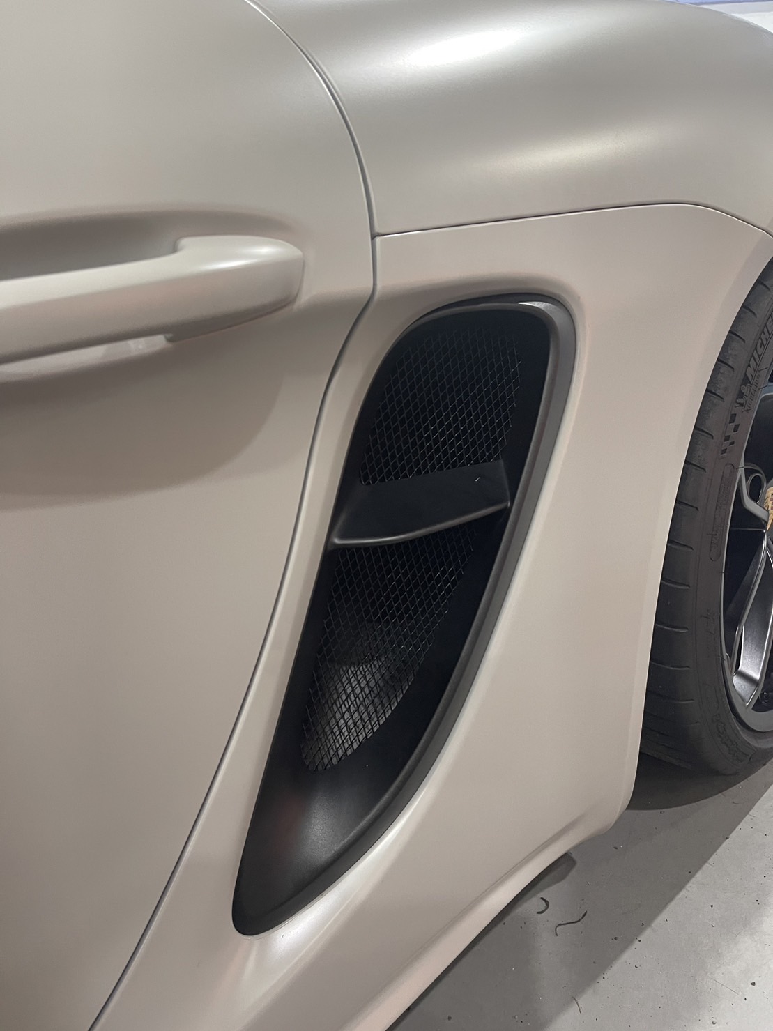 718スパイダー 車高調整、ステアリング交換、エアダクトメッシュ取り付け | IBI LAB.（イビラボ）